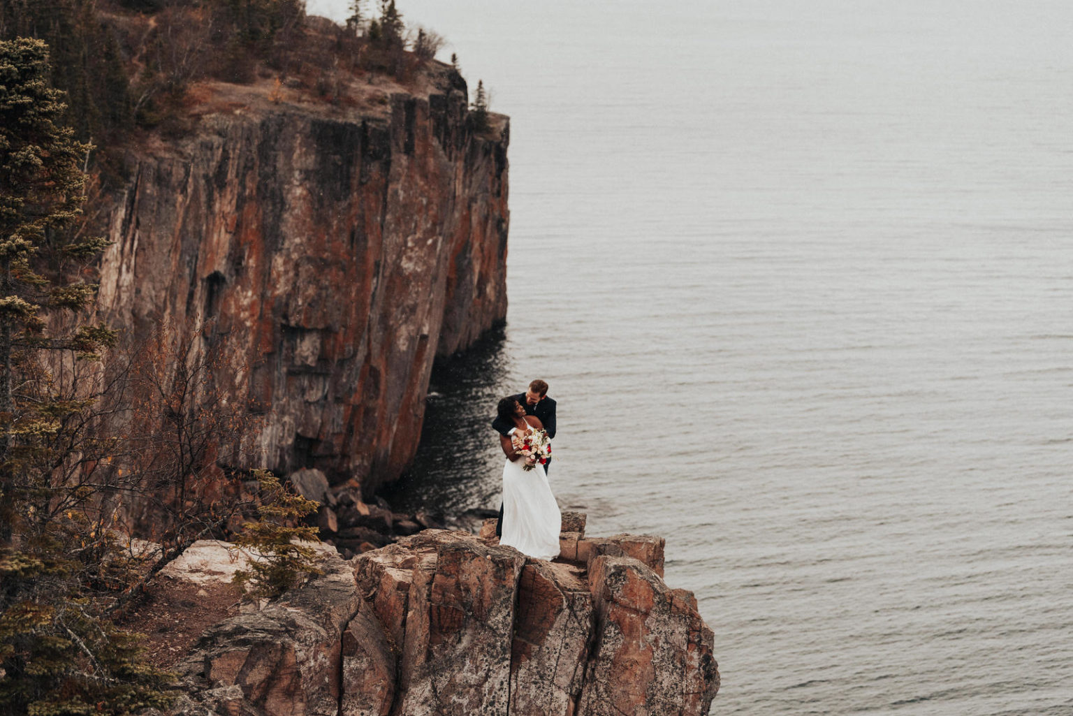 The Best Places to Elope in Minnesota - Jessie Schira Photography